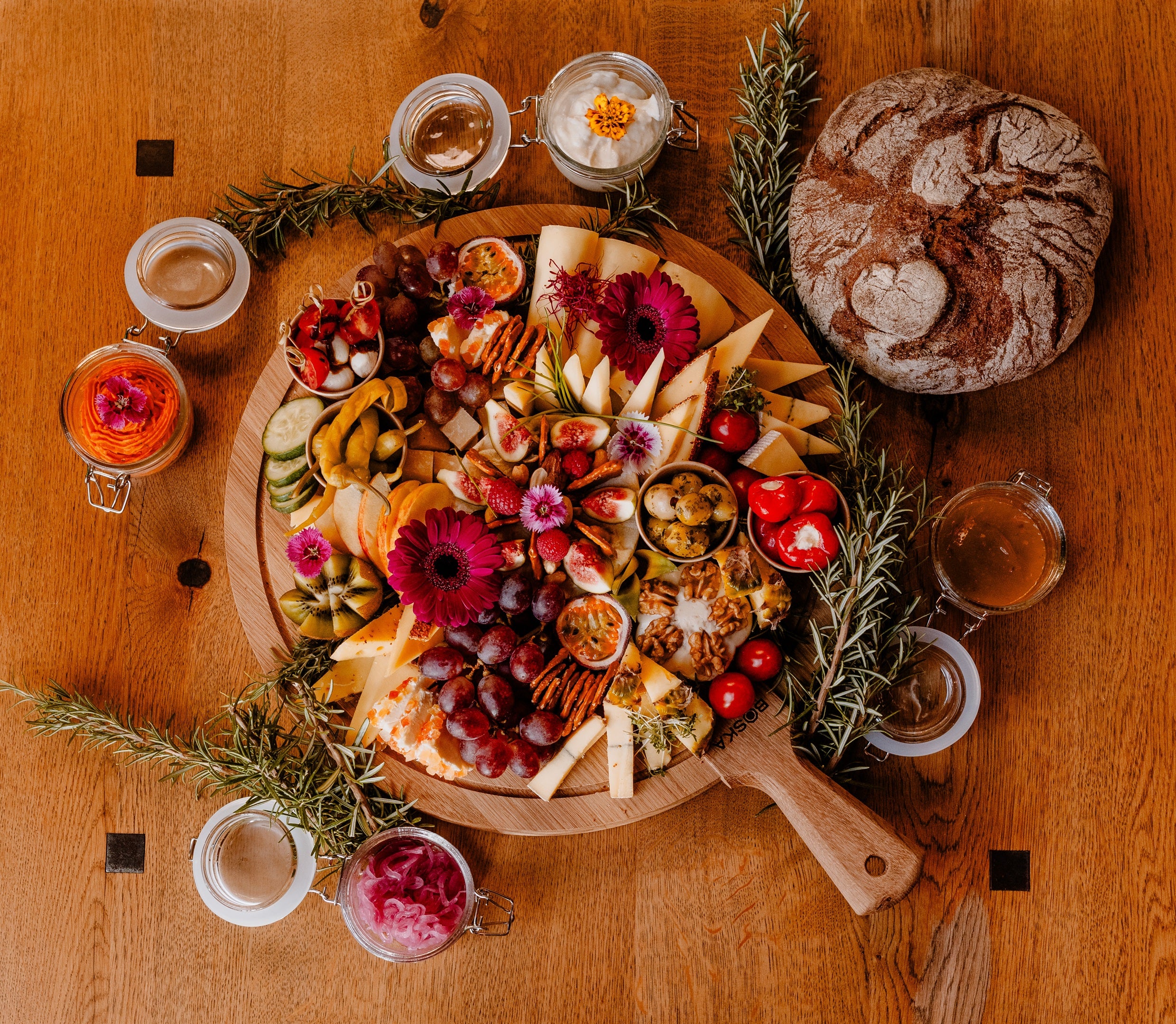 Cheesy Business Board – Grazing Boards by Janina Klein